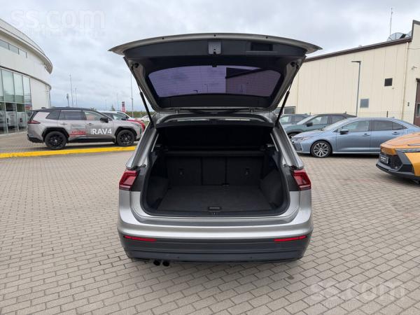 Pelēks Volkswagen Tiguan 2017 Liepāja, ar dzinēja tilpumu 2.00 L un nobraukumu 147 tūkst. km par 14400 €, foto 10 vietnē AUTOMOTO.COM.LV