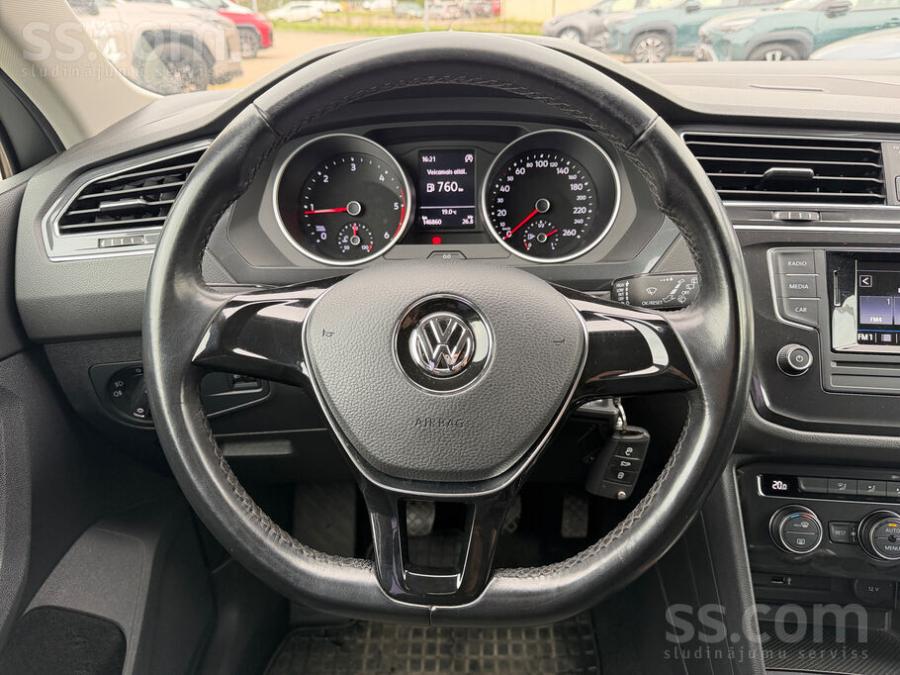 Grey Volkswagen Tiguan 2017 in Liepaja, with an engine capacity of 2.00 L and mileage of 147 thousand km for 14400 €, photo 12 on AUTOMOTO.COM.LV