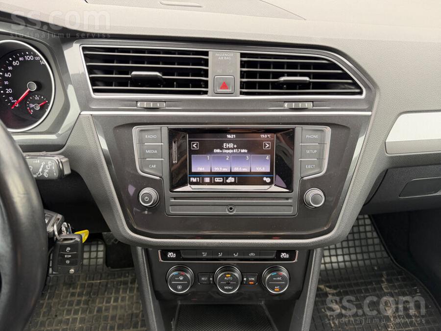Grey Volkswagen Tiguan 2017 in Liepaja, with an engine capacity of 2.00 L and mileage of 147 thousand km for 14400 €, photo 14 on AUTOMOTO.COM.LV