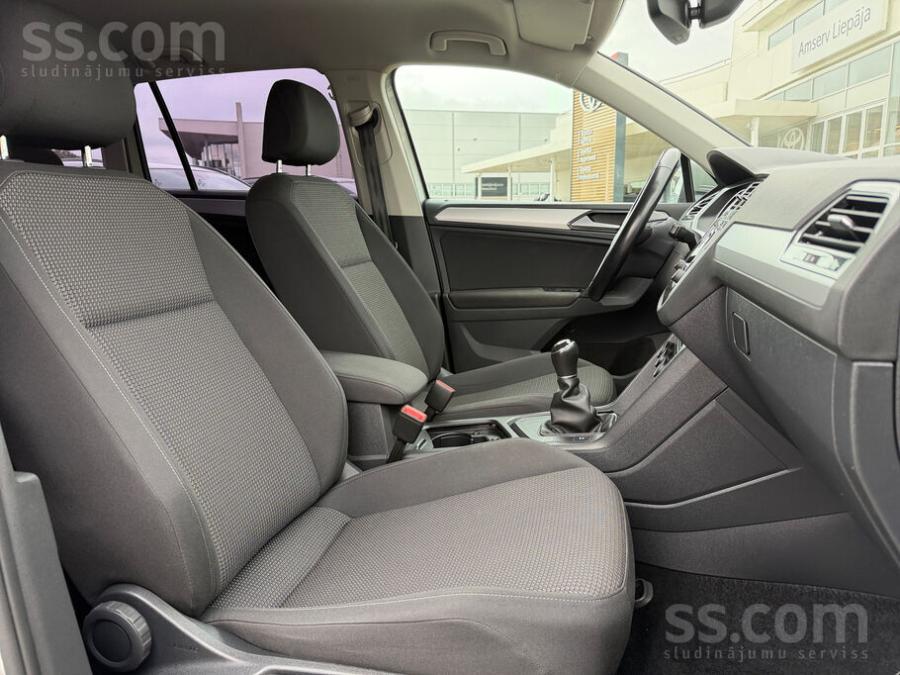 Grey Volkswagen Tiguan 2017 in Liepaja, with an engine capacity of 2.00 L and mileage of 147 thousand km for 14400 €, photo 16 on AUTOMOTO.COM.LV