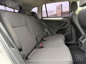 Grey Volkswagen Tiguan 2017 in Liepaja, with an engine capacity of 2.00 L and mileage of 147 thousand km for 14400 €, photo 17 on AUTOMOTO.COM.LV