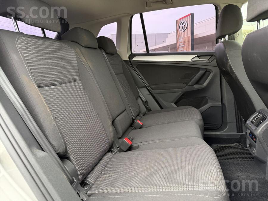 Grey Volkswagen Tiguan 2017 in Liepaja, with an engine capacity of 2.00 L and mileage of 147 thousand km for 14400 €, photo 17 on AUTOMOTO.COM.LV