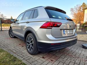 Grey Volkswagen Tiguan 2017 in Liepaja, with an engine capacity of 2.00 L and mileage of 217 thousand km for 15555 €, photo 3 on AUTOMOTO.COM.LV