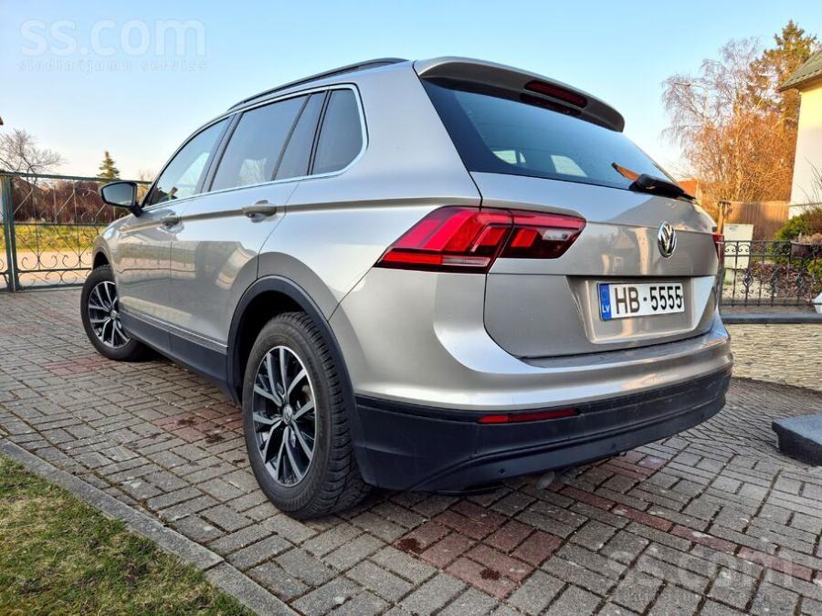 Grey Volkswagen Tiguan 2017 in Liepaja, with an engine capacity of 2.00 L and mileage of 217 thousand km for 15555 €, photo 3 on AUTOMOTO.COM.LV