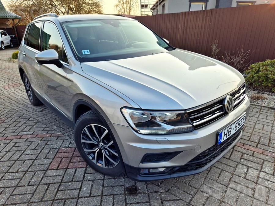 Grey Volkswagen Tiguan 2017 in Liepaja, with an engine capacity of 2.00 L and mileage of 217 thousand km for 15555 €, photo 4 on AUTOMOTO.COM.LV