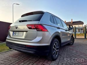 Grey Volkswagen Tiguan 2017 in Liepaja, with an engine capacity of 2.00 L and mileage of 217 thousand km for 15555 €, photo 10 on AUTOMOTO.COM.LV