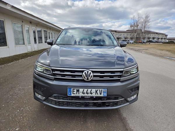 Grey Volkswagen Tiguan 2017 in Vilnius, with an engine capacity of 1.97 L and mileage of 197 thousand km for 15700 €, photo 3 on AUTOMOTO.COM.LV