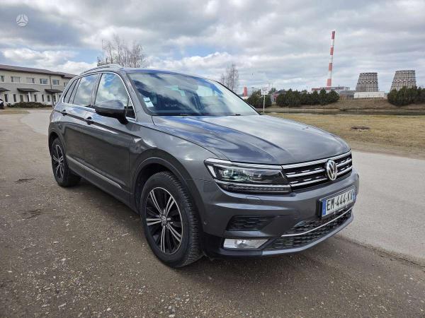 Grey Volkswagen Tiguan 2017 in Vilnius, with an engine capacity of 1.97 L and mileage of 197 thousand km for 15700 €, photo 4 on AUTOMOTO.COM.LV