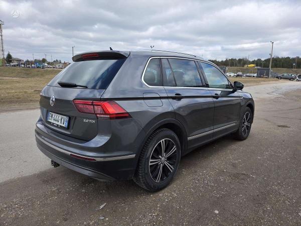 Grey Volkswagen Tiguan 2017 in Vilnius, with an engine capacity of 1.97 L and mileage of 197 thousand km for 15700 €, photo 5 on AUTOMOTO.COM.LV