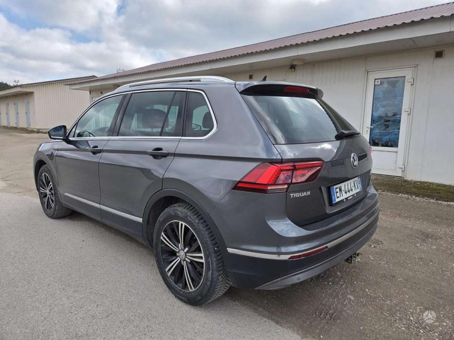 Grey Volkswagen Tiguan 2017 in Vilnius, with an engine capacity of 1.97 L and mileage of 197 thousand km for 15700 €, photo 7 on AUTOMOTO.COM.LV