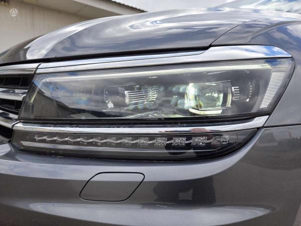 Grey Volkswagen Tiguan 2017 in Vilnius, with an engine capacity of 1.97 L and mileage of 197 thousand km for 15700 €, photo 10 on AUTOMOTO.COM.LV