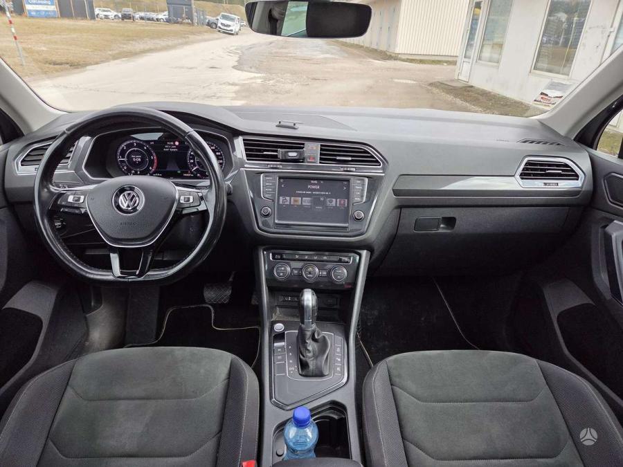 Grey Volkswagen Tiguan 2017 in Vilnius, with an engine capacity of 1.97 L and mileage of 197 thousand km for 15700 €, photo 17 on AUTOMOTO.COM.LV