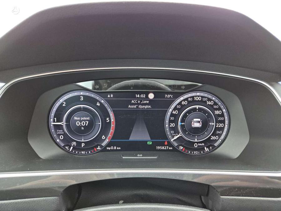 Grey Volkswagen Tiguan 2017 in Vilnius, with an engine capacity of 1.97 L and mileage of 197 thousand km for 15700 €, photo 19 on AUTOMOTO.COM.LV