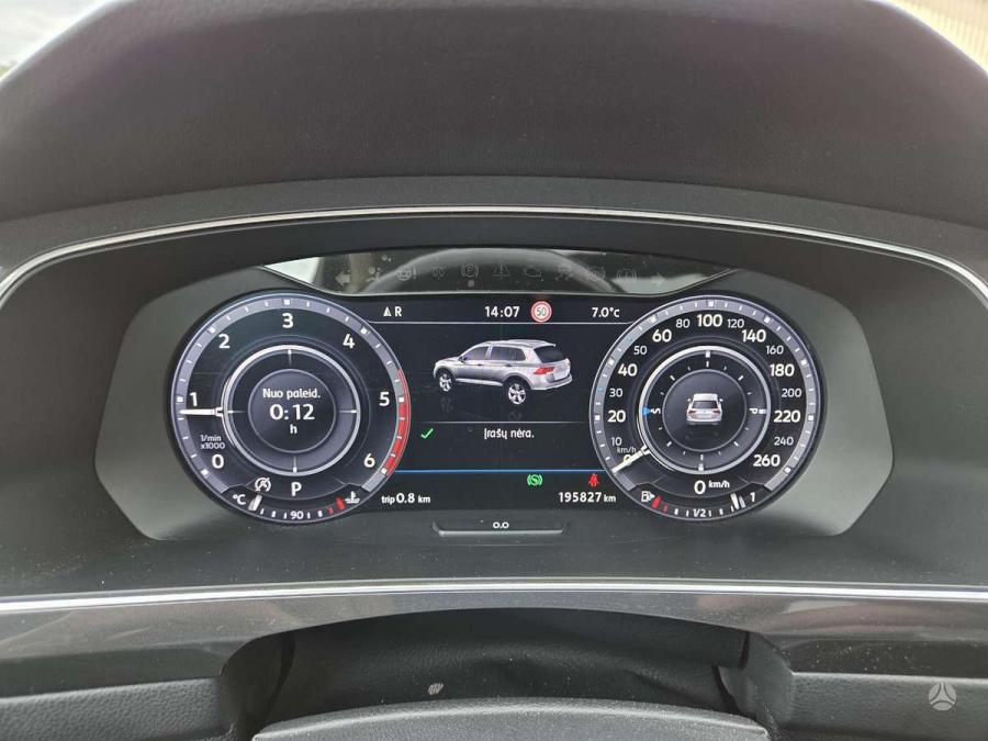 Grey Volkswagen Tiguan 2017 in Vilnius, with an engine capacity of 1.97 L and mileage of 197 thousand km for 15700 €, photo 20 on AUTOMOTO.COM.LV