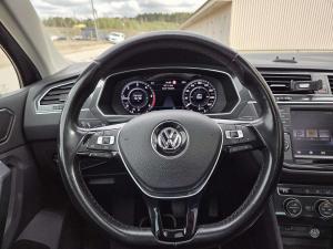 Grey Volkswagen Tiguan 2017 in Vilnius, with an engine capacity of 1.97 L and mileage of 197 thousand km for 15700 €, photo 21 on AUTOMOTO.COM.LV