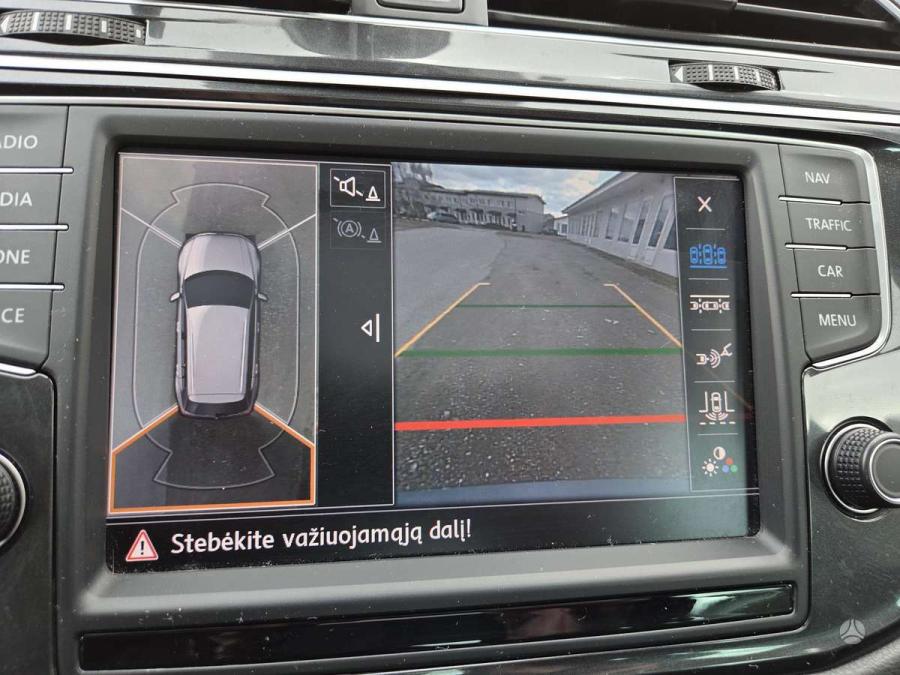 Grey Volkswagen Tiguan 2017 in Vilnius, with an engine capacity of 1.97 L and mileage of 197 thousand km for 15700 €, photo 26 on AUTOMOTO.COM.LV