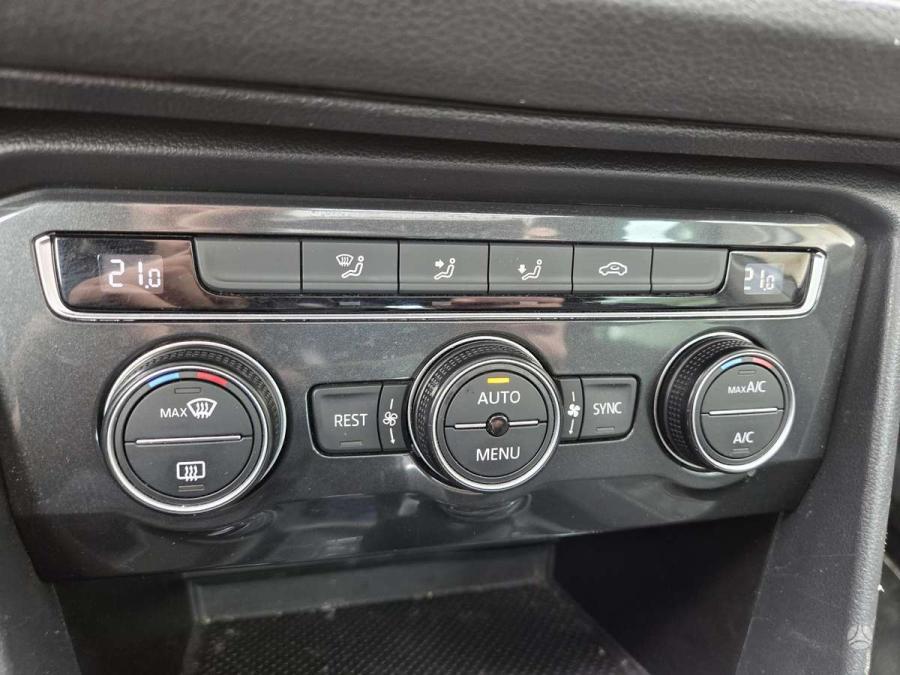 Grey Volkswagen Tiguan 2017 in Vilnius, with an engine capacity of 1.97 L and mileage of 197 thousand km for 15700 €, photo 27 on AUTOMOTO.COM.LV
