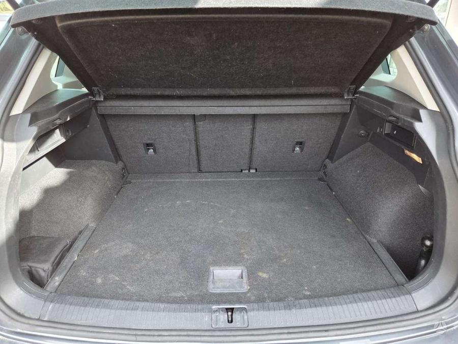 Grey Volkswagen Tiguan 2017 in Vilnius, with an engine capacity of 1.97 L and mileage of 197 thousand km for 15700 €, photo 31 on AUTOMOTO.COM.LV