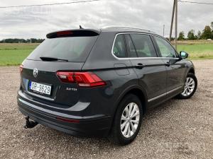 Grey Volkswagen Tiguan 2017 in Talsi, with an engine capacity of 2.00 L and mileage of 240 thousand km for 14500 €, photo 4 on AUTOMOTO.COM.LV