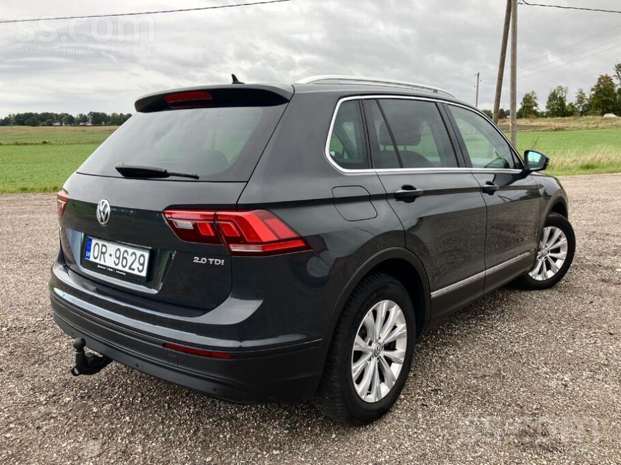 Grey Volkswagen Tiguan 2017 in Talsi, with an engine capacity of 2.00 L and mileage of 240 thousand km for 14500 €, photo 4 on AUTOMOTO.COM.LV