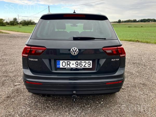 Grey Volkswagen Tiguan 2017 in Talsi, with an engine capacity of 2.00 L and mileage of 240 thousand km for 14500 €, photo 5 on AUTOMOTO.COM.LV