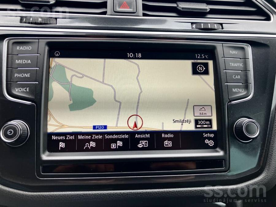 Grey Volkswagen Tiguan 2017 in Talsi, with an engine capacity of 2.00 L and mileage of 240 thousand km for 14500 €, photo 11 on AUTOMOTO.COM.LV
