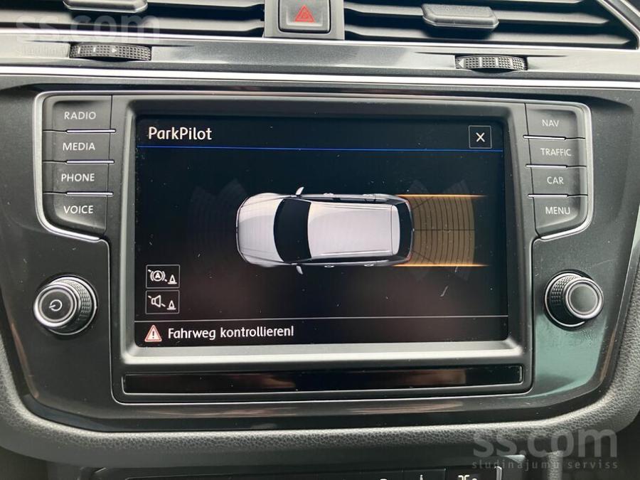 Grey Volkswagen Tiguan 2017 in Talsi, with an engine capacity of 2.00 L and mileage of 240 thousand km for 14500 €, photo 12 on AUTOMOTO.COM.LV