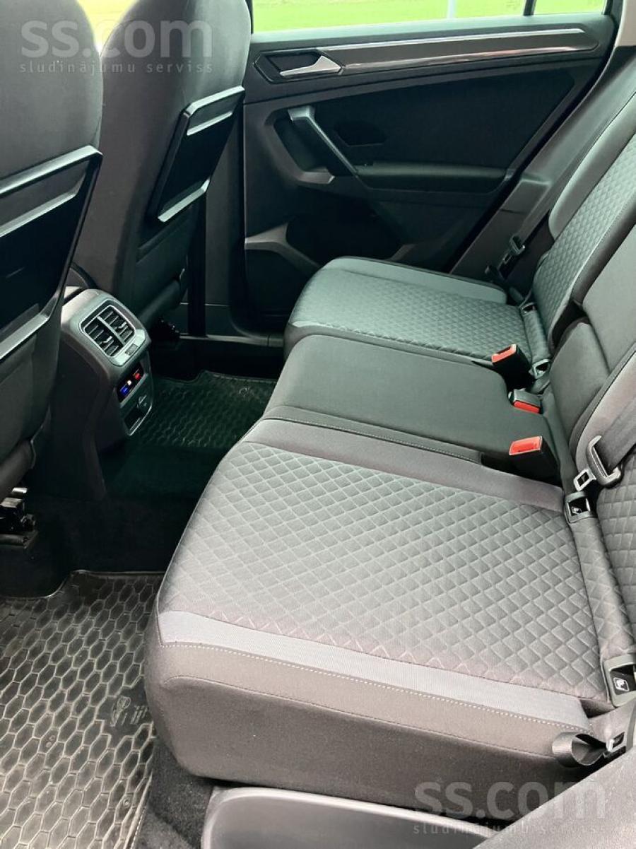 Grey Volkswagen Tiguan 2017 in Talsi, with an engine capacity of 2.00 L and mileage of 240 thousand km for 14500 €, photo 16 on AUTOMOTO.COM.LV