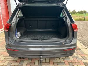 Grey Volkswagen Tiguan 2017 in Talsi, with an engine capacity of 2.00 L and mileage of 240 thousand km for 14500 €, photo 17 on AUTOMOTO.COM.LV