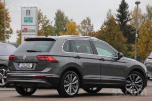 Grey Volkswagen Tiguan 2017 in Tukums, with an engine capacity of 2.00 L and mileage of 219 thousand km for 16500 €, photo 3 on AUTOMOTO.COM.LV