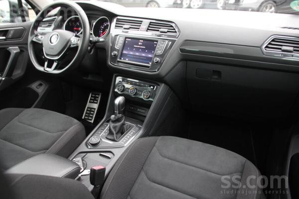 Grey Volkswagen Tiguan 2017 in Tukums, with an engine capacity of 2.00 L and mileage of 219 thousand km for 16500 €, photo 6 on AUTOMOTO.COM.LV