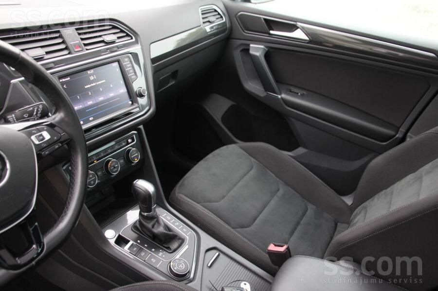 Grey Volkswagen Tiguan 2017 in Tukums, with an engine capacity of 2.00 L and mileage of 219 thousand km for 16500 €, photo 8 on AUTOMOTO.COM.LV