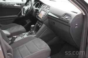 Grey Volkswagen Tiguan 2017 in Tukums, with an engine capacity of 2.00 L and mileage of 219 thousand km for 16500 €, photo 15 on AUTOMOTO.COM.LV