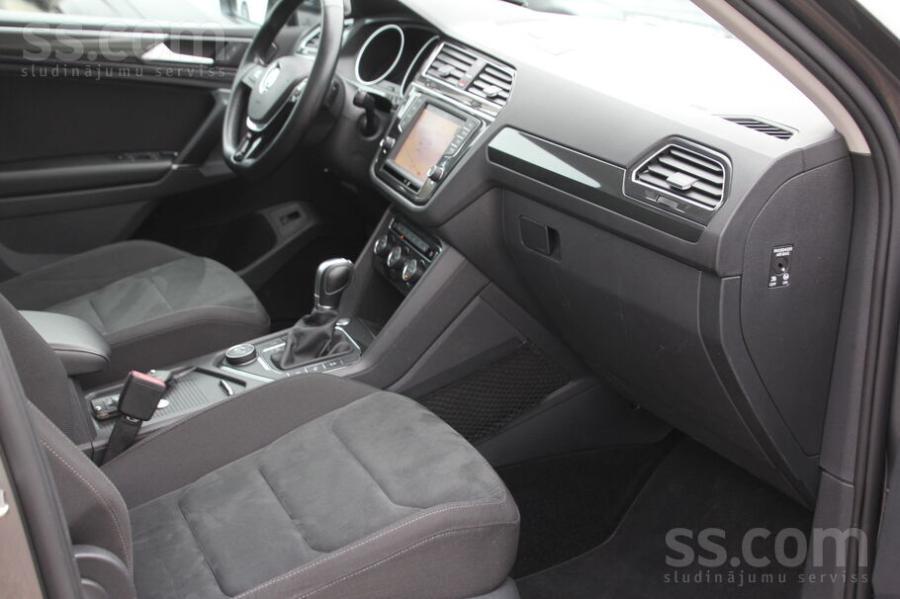 Grey Volkswagen Tiguan 2017 in Tukums, with an engine capacity of 2.00 L and mileage of 219 thousand km for 16500 €, photo 15 on AUTOMOTO.COM.LV