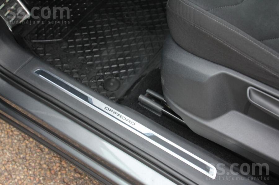 Grey Volkswagen Tiguan 2017 in Tukums, with an engine capacity of 2.00 L and mileage of 219 thousand km for 16500 €, photo 17 on AUTOMOTO.COM.LV