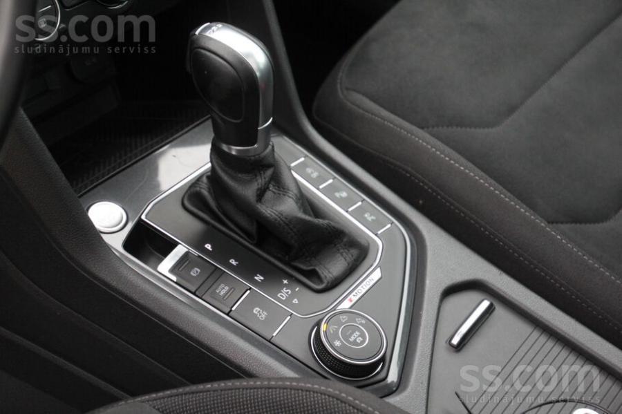 Grey Volkswagen Tiguan 2017 in Tukums, with an engine capacity of 2.00 L and mileage of 219 thousand km for 16500 €, photo 23 on AUTOMOTO.COM.LV