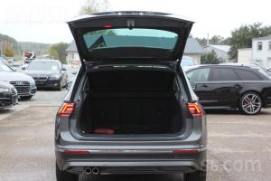 Grey Volkswagen Tiguan 2017 in Tukums, with an engine capacity of 2.00 L and mileage of 219 thousand km for 16500 €, photo 32 on AUTOMOTO.COM.LV