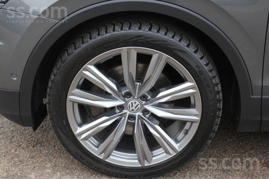 Grey Volkswagen Tiguan 2017 in Tukums, with an engine capacity of 2.00 L and mileage of 219 thousand km for 16500 €, photo 35 on AUTOMOTO.COM.LV