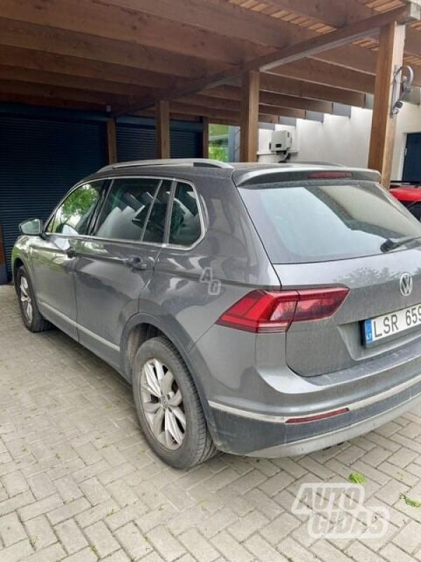 Pelēks Volkswagen Tiguan 2017 Kauņa, ar dzinēja tilpumu 2.00 L un nobraukumu 94 tūkst. km par 17800 €, foto  vietnē AUTOMOTO.COM.LV