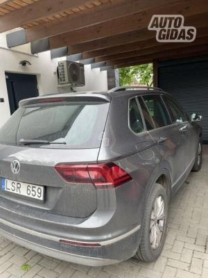Pelēks Volkswagen Tiguan 2017 Kauņa, ar dzinēja tilpumu 2.00 L un nobraukumu 94 tūkst. km par 17800 €, foto 3 vietnē AUTOMOTO.COM.LV