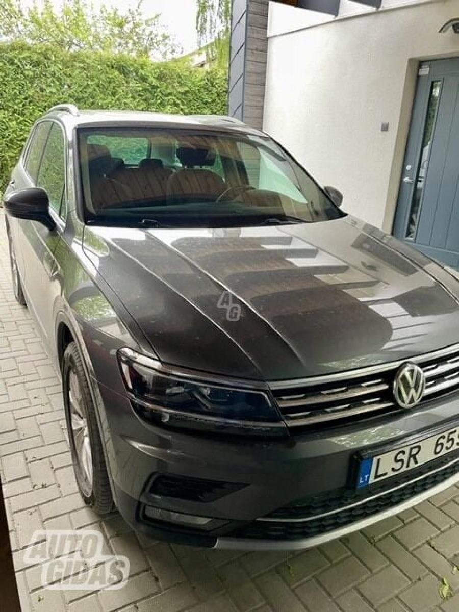 Pelēks Volkswagen Tiguan 2017 Kauņa, ar dzinēja tilpumu 2.00 L un nobraukumu 94 tūkst. km par 17800 €, foto 4 vietnē AUTOMOTO.COM.LV