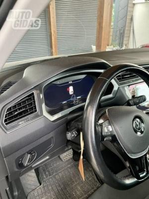 Pelēks Volkswagen Tiguan 2017 Kauņa, ar dzinēja tilpumu 2.00 L un nobraukumu 94 tūkst. km par 17800 €, foto 6 vietnē AUTOMOTO.COM.LV
