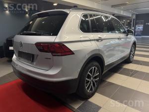 Pelēks Volkswagen Tiguan 2018 Rīga, ar dzinēja tilpumu 2.00 L un nobraukumu 129 tūkst. km par 25000 €, foto 5 vietnē AUTOMOTO.COM.LV