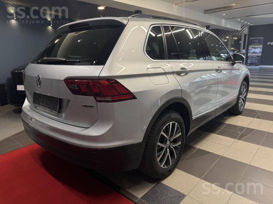 Pelēks Volkswagen Tiguan 2018 Rīga, ar dzinēja tilpumu 2.00 L un nobraukumu 129 tūkst. km par 25000 €, foto 5 vietnē AUTOMOTO.COM.LV