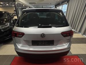 Pelēks Volkswagen Tiguan 2018 Rīga, ar dzinēja tilpumu 2.00 L un nobraukumu 129 tūkst. km par 25000 €, foto 6 vietnē AUTOMOTO.COM.LV