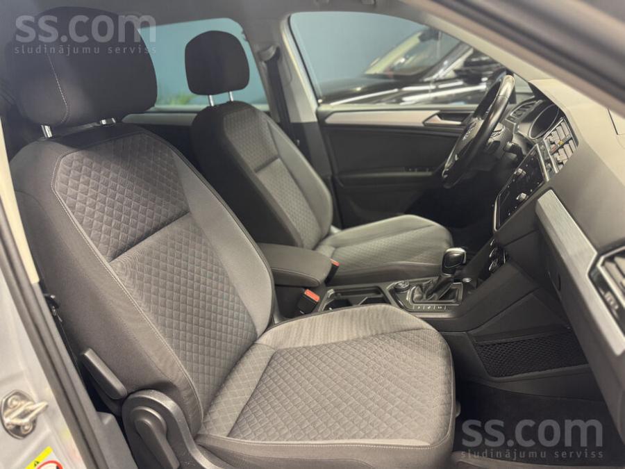 Pelēks Volkswagen Tiguan 2018 Rīga, ar dzinēja tilpumu 2.00 L un nobraukumu 129 tūkst. km par 25000 €, foto 11 vietnē AUTOMOTO.COM.LV