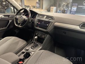 Pelēks Volkswagen Tiguan 2018 Rīga, ar dzinēja tilpumu 2.00 L un nobraukumu 129 tūkst. km par 25000 €, foto 13 vietnē AUTOMOTO.COM.LV