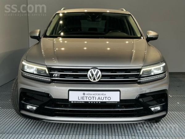 Pelēks Volkswagen Tiguan 2018 Rīga, ar dzinēja tilpumu 2.00 L un nobraukumu 144 tūkst. km par 19990 €, foto 2 vietnē AUTOMOTO.COM.LV