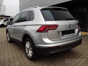 Pelēks Volkswagen Tiguan 2018 Rīga, ar dzinēja tilpumu 2.00 L un nobraukumu 96 tūkst. km par 6295 €, foto 2 vietnē AUTOMOTO.COM.LV