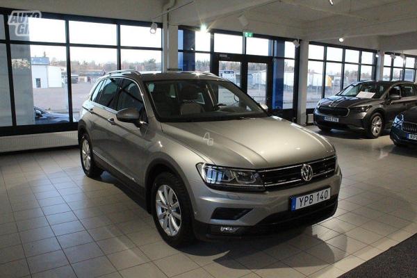 Grey Volkswagen Tiguan 2018 in Kaunas, with an engine capacity of 0.00 L and mileage of 80 thousand km for 23269 €, photo 3 on AUTOMOTO.COM.LV